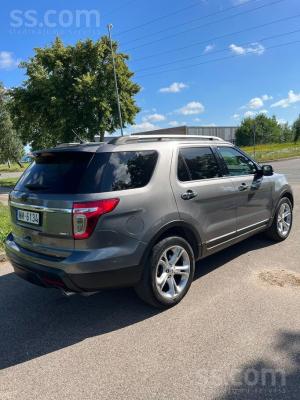 Grey Ford Explorer 2012 in Liepaja, with an engine capacity of 3.50 L and mileage of 247 thousand km for 12650 €, photo 5 on AUTOMOTO.COM.LV