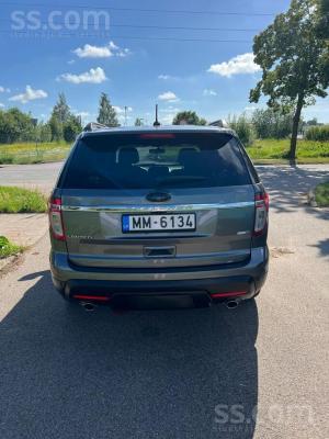 Grey Ford Explorer 2012 in Liepaja, with an engine capacity of 3.50 L and mileage of 247 thousand km for 12650 €, photo 6 on AUTOMOTO.COM.LV