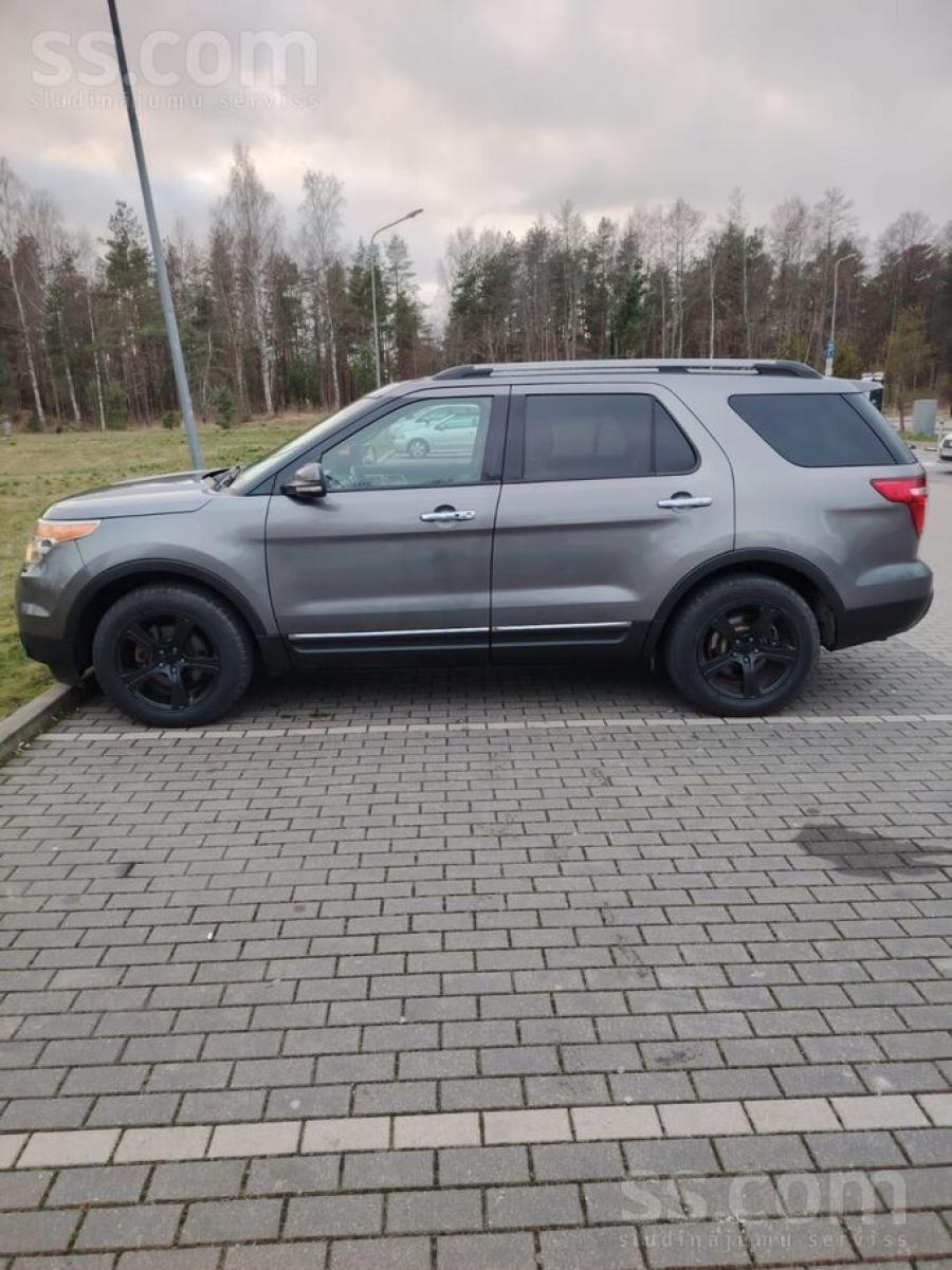 Grey Ford Explorer 2012 in Liepaja, with an engine capacity of 3.50 L and mileage of 247 thousand km for 12650 €, photo 7 on AUTOMOTO.COM.LV