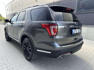 Pelēks Ford Explorer 2018 Šauļi, ar dzinēja tilpumu 3.50 L un nobraukumu 79 tūkst. km par 18999 €, foto 3 vietnē AUTOMOTO.COM.LV
