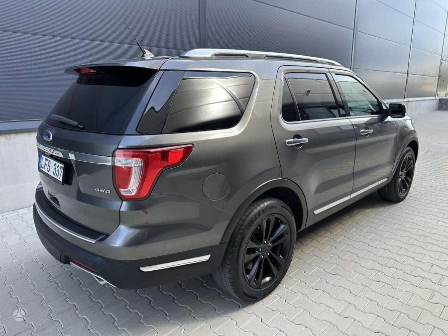 Pelēks Ford Explorer 2018 Šauļi, ar dzinēja tilpumu 3.50 L un nobraukumu 79 tūkst. km par 18999 €, foto 4 vietnē AUTOMOTO.COM.LV