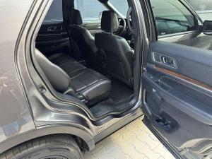 Pelēks Ford Explorer 2018 Šauļi, ar dzinēja tilpumu 3.50 L un nobraukumu 79 tūkst. km par 18999 €, foto 11 vietnē AUTOMOTO.COM.LV