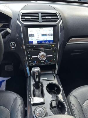 Pelēks Ford Explorer 2018 Šauļi, ar dzinēja tilpumu 3.50 L un nobraukumu 79 tūkst. km par 18999 €, foto 16 vietnē AUTOMOTO.COM.LV