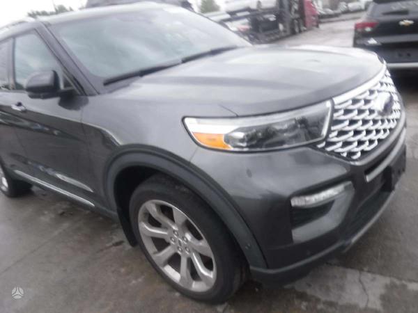 Grey Ford Explorer 2020 in Vilnius, with an engine capacity of 2.96 L and mileage of 164 thousand km for 18800 €, photo 2 on AUTOMOTO.COM.LV