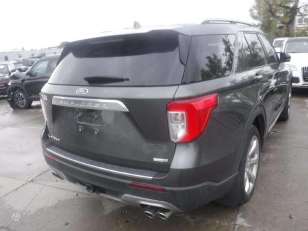 Grey Ford Explorer 2020 in Vilnius, with an engine capacity of 2.96 L and mileage of 164 thousand km for 18800 €, photo 9 on AUTOMOTO.COM.LV