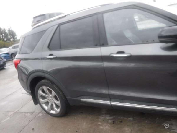 Grey Ford Explorer 2020 in Vilnius, with an engine capacity of 2.96 L and mileage of 164 thousand km for 18800 €, photo 11 on AUTOMOTO.COM.LV