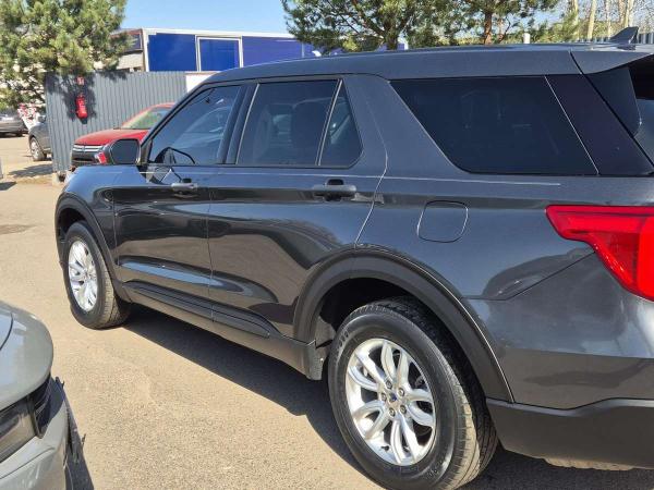 Grey Ford Explorer 2020 in Vilnius, with an engine capacity of 2.26 L and mileage of 256 thousand km for 16500 €, photo 2 on AUTOMOTO.COM.LV