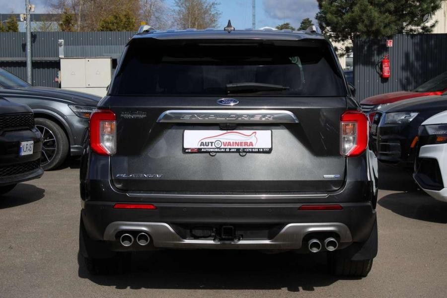 Grey Ford Explorer 2020 in Vilnius, with an engine capacity of 2.96 L and mileage of 165 thousand km for 21900 €, photo 5 on AUTOMOTO.COM.LV