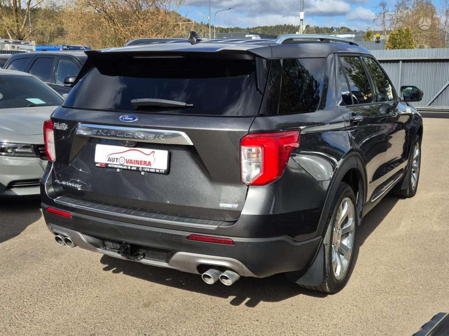 Grey Ford Explorer 2020 in Vilnius, with an engine capacity of 2.96 L and mileage of 165 thousand km for 21900 €, photo 6 on AUTOMOTO.COM.LV