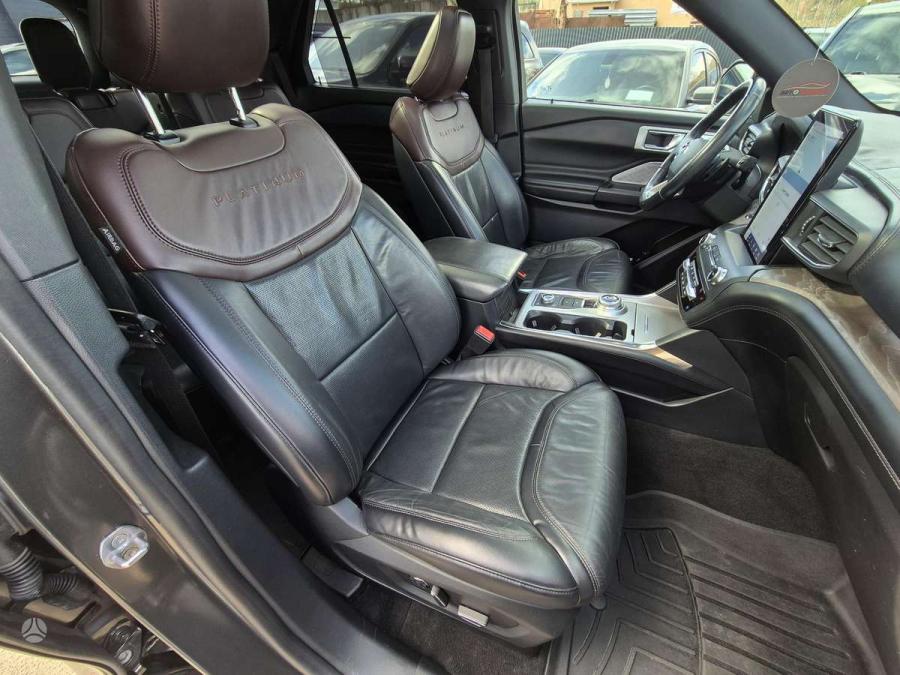 Grey Ford Explorer 2020 in Vilnius, with an engine capacity of 2.96 L and mileage of 165 thousand km for 21900 €, photo 13 on AUTOMOTO.COM.LV