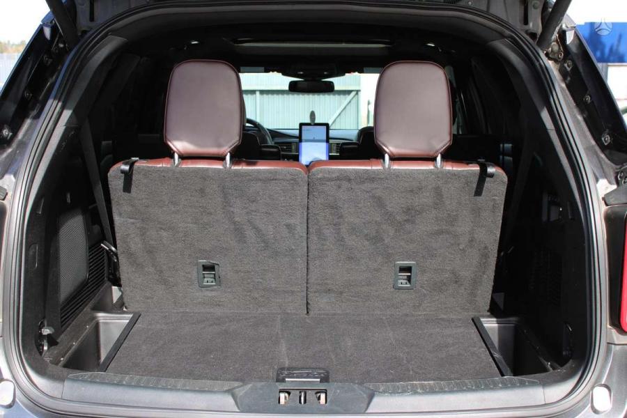 Grey Ford Explorer 2020 in Vilnius, with an engine capacity of 2.96 L and mileage of 165 thousand km for 21900 €, photo 14 on AUTOMOTO.COM.LV