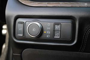 Grey Ford Explorer 2020 in Vilnius, with an engine capacity of 2.96 L and mileage of 165 thousand km for 21900 €, photo 29 on AUTOMOTO.COM.LV