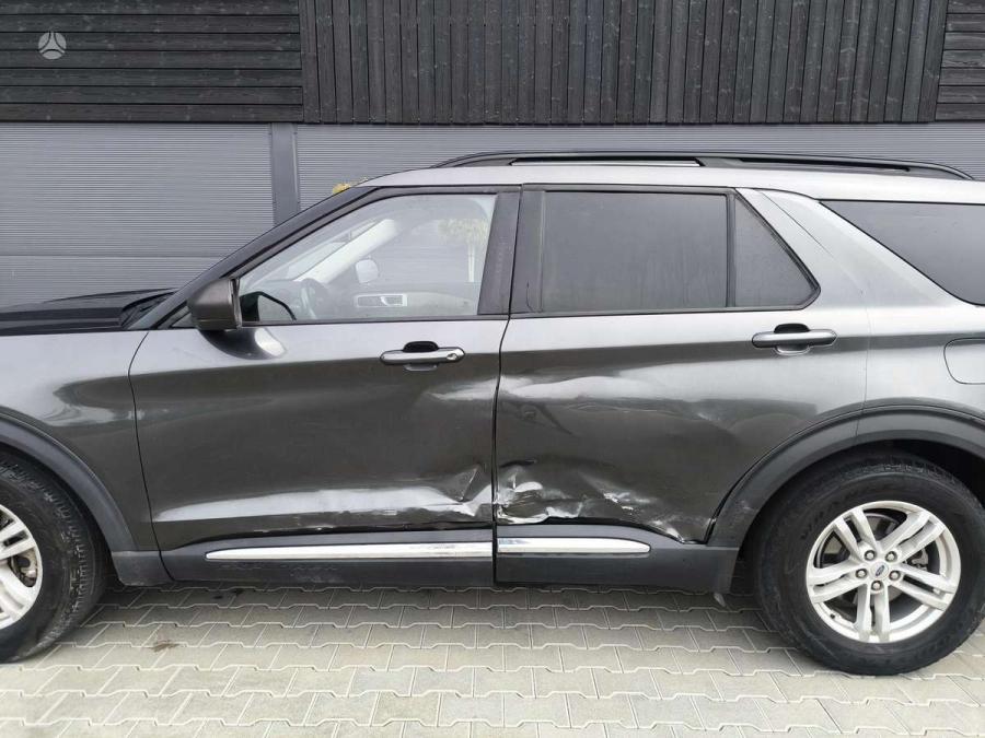 Pelēks Ford Explorer 2020 Šauļi, ar dzinēja tilpumu 2.26 L un nobraukumu 186 tūkst. km par 12500 €, foto 7 vietnē AUTOMOTO.COM.LV