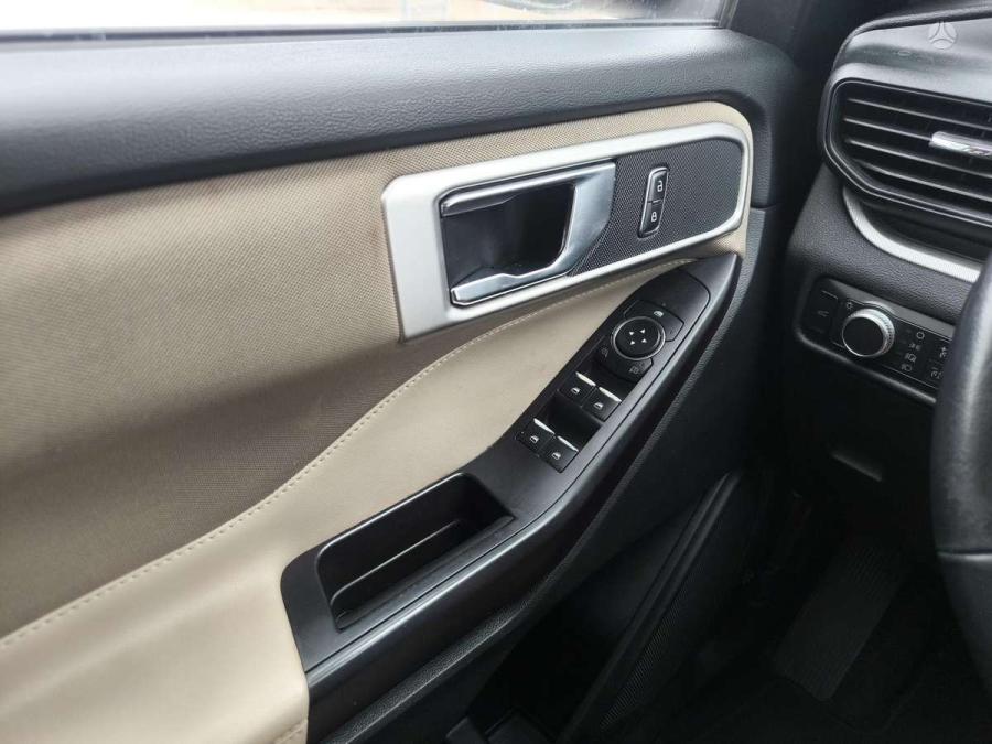 Pelēks Ford Explorer 2020 Šauļi, ar dzinēja tilpumu 2.26 L un nobraukumu 186 tūkst. km par 12500 €, foto 12 vietnē AUTOMOTO.COM.LV