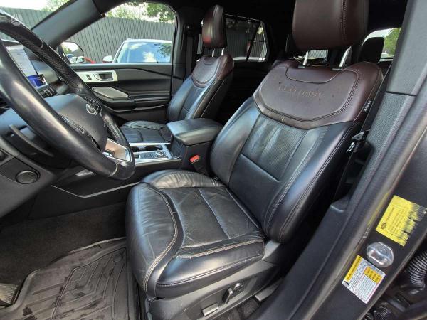 Grey Ford Explorer 2020 in Vilnius, with an engine capacity of 2.96 L and mileage of 166 thousand km for 20900 €, photo 8 on AUTOMOTO.COM.LV