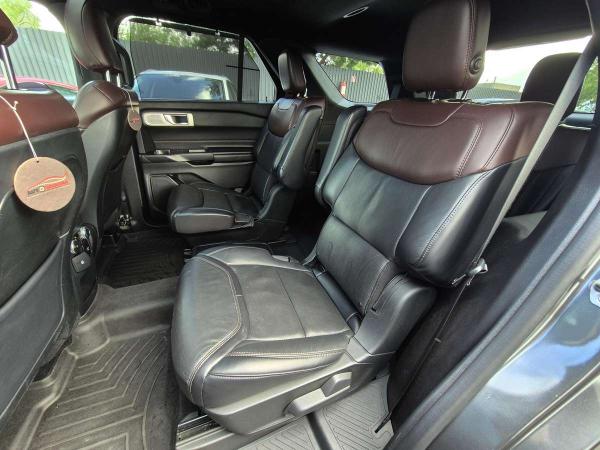 Grey Ford Explorer 2020 in Vilnius, with an engine capacity of 2.96 L and mileage of 166 thousand km for 20900 €, photo 9 on AUTOMOTO.COM.LV