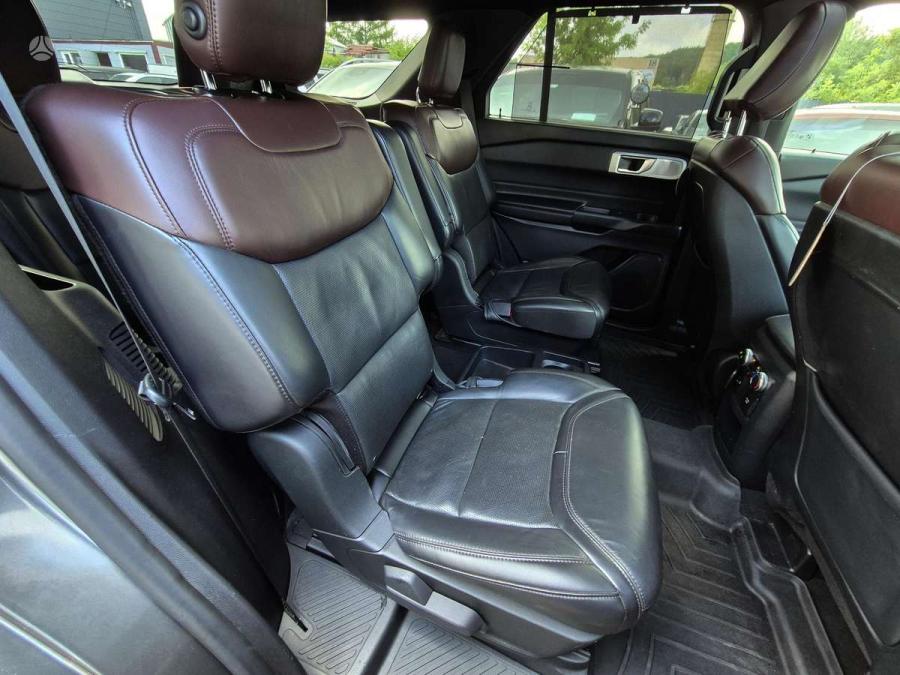 Pelēks Ford Explorer 2020 Viļņa, ar dzinēja tilpumu 2.96 L un nobraukumu 166 tūkst. km par 20900 €, foto 12 vietnē AUTOMOTO.COM.LV