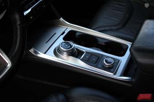 Pelēks Ford Explorer 2020 Viļņa, ar dzinēja tilpumu 2.96 L un nobraukumu 166 tūkst. km par 20900 €, foto 24 vietnē AUTOMOTO.COM.LV