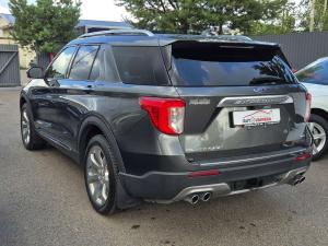 Pelēks Ford Explorer 2020 Viļņa, ar dzinēja tilpumu 2.96 L un nobraukumu 166 tūkst. km par 20900 €, foto 4 vietnē AUTOMOTO.COM.LV