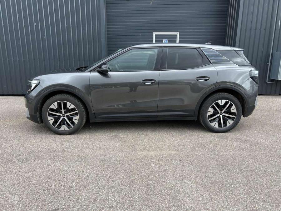 Pelēks Ford Explorer 2025 Alīta, ar dzinēja tilpumu 0.00 L un nobraukumu 22 tūkst. km par 19300 €, foto 4 vietnē AUTOMOTO.COM.LV