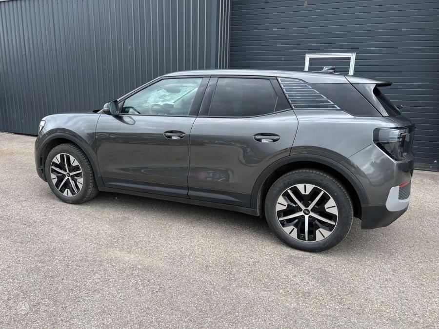 Pelēks Ford Explorer 2025 Alīta, ar dzinēja tilpumu 0.00 L un nobraukumu 22 tūkst. km par 18900 €, foto 6 vietnē AUTOMOTO.COM.LV