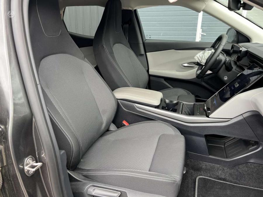Pelēks Ford Explorer 2025 Alīta, ar dzinēja tilpumu 0.00 L un nobraukumu 22 tūkst. km par 18900 €, foto 19 vietnē AUTOMOTO.COM.LV
