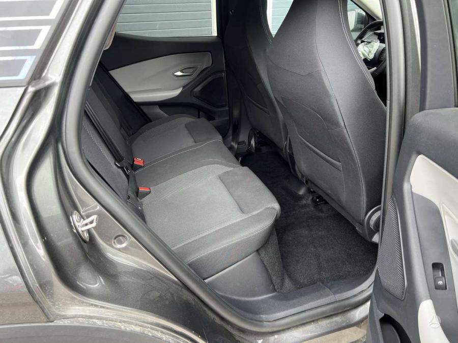 Pelēks Ford Explorer 2025 Alīta, ar dzinēja tilpumu 0.00 L un nobraukumu 22 tūkst. km par 18900 €, foto 20 vietnē AUTOMOTO.COM.LV