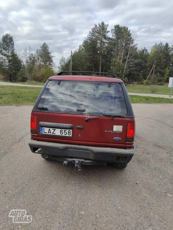 Sarkans Ford Explorer 1995 Jonava, ar dzinēja tilpumu 4.00 L un nobraukumu 195 tūkst. km par 1699 €, foto 3 vietnē AUTOMOTO.COM.LV