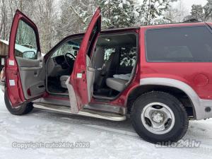 Sarkans Ford Explorer 1999 Tallina, ar dzinēja tilpumu 4.00 L un nobraukumu 0 tūkst. km par 1300 €, foto 5 vietnē AUTOMOTO.COM.LV