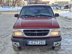 Red Ford Explorer 2000 in Silute, with an engine capacity of 4.00 L and mileage of 180 thousand km for 3000 €, photo 3 on AUTOMOTO.COM.LV