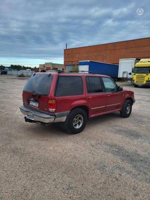 Red Ford Explorer 2000 in Silute, with an engine capacity of 4.00 L and mileage of 180 thousand km for 3000 €, photo 28 on AUTOMOTO.COM.LV