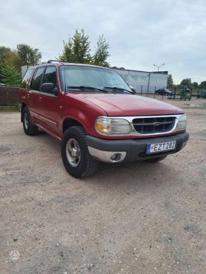 Red Ford Explorer 2000 in Silute, with an engine capacity of 4.00 L and mileage of 180 thousand km for 3000 €, photo 30 on AUTOMOTO.COM.LV