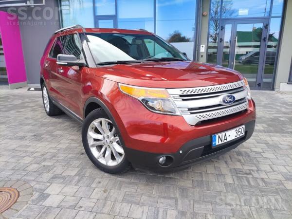 Red Ford Explorer 2014 in Riga, with an engine capacity of 3.50 L and mileage of 151 thousand km for 11500 €, photo 2 on AUTOMOTO.COM.LV