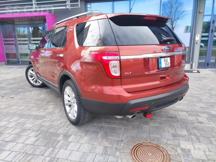 Red Ford Explorer 2014 in Riga, with an engine capacity of 3.50 L and mileage of 151 thousand km for 11500 €, photo 4 on AUTOMOTO.COM.LV