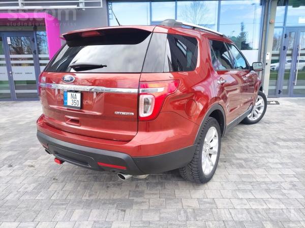 Red Ford Explorer 2014 in Riga, with an engine capacity of 3.50 L and mileage of 151 thousand km for 11500 €, photo 4 on AUTOMOTO.COM.LV