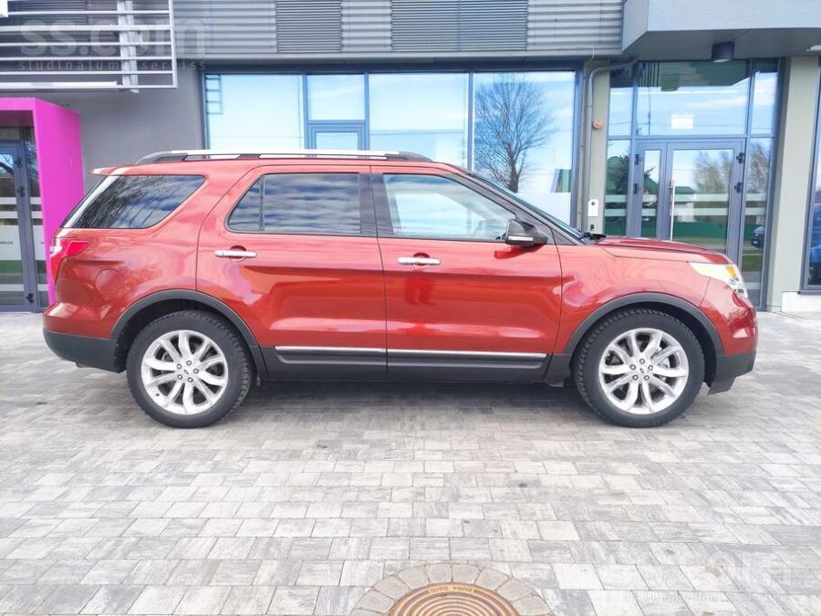 Red Ford Explorer 2014 in Riga, with an engine capacity of 3.50 L and mileage of 151 thousand km for 11500 €, photo 7 on AUTOMOTO.COM.LV