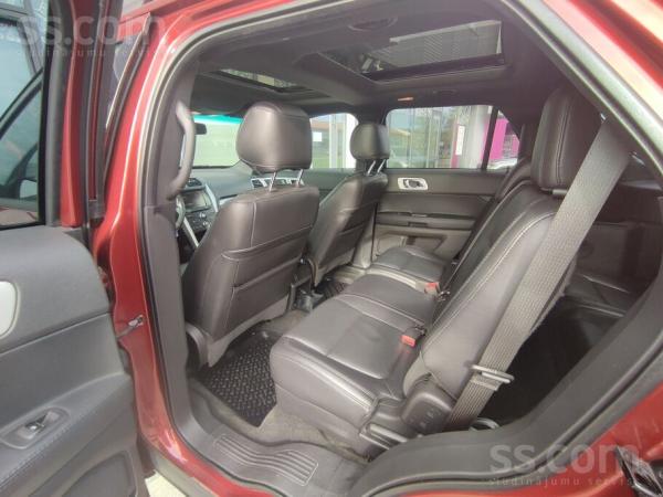 Red Ford Explorer 2014 in Riga, with an engine capacity of 3.50 L and mileage of 151 thousand km for 11500 €, photo 8 on AUTOMOTO.COM.LV