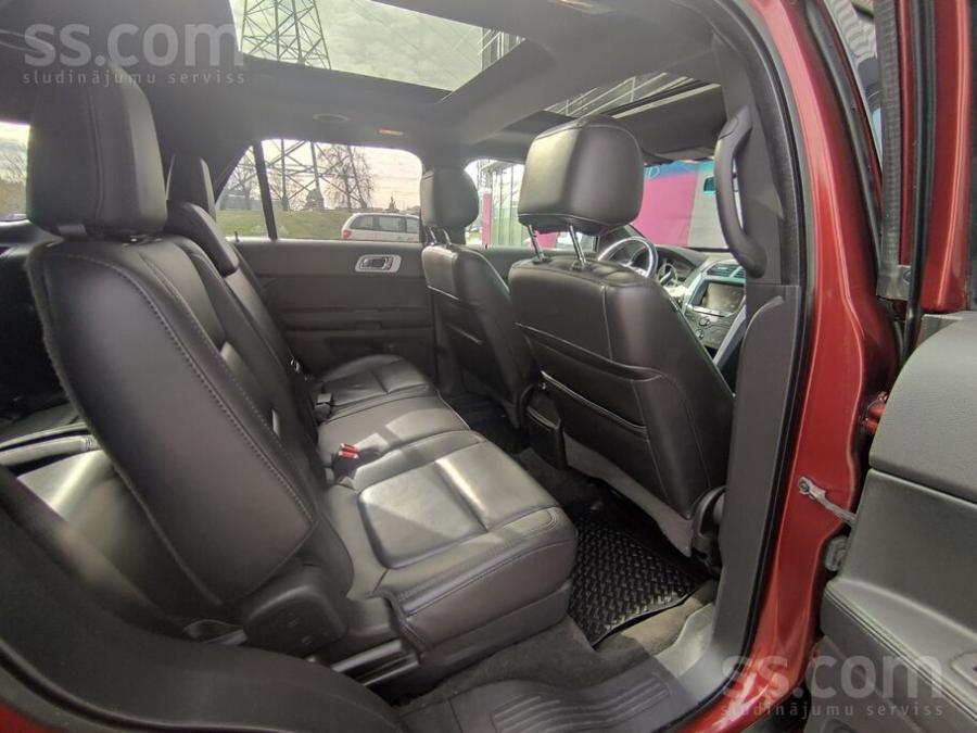Red Ford Explorer 2014 in Riga, with an engine capacity of 3.50 L and mileage of 151 thousand km for 11500 €, photo 11 on AUTOMOTO.COM.LV
