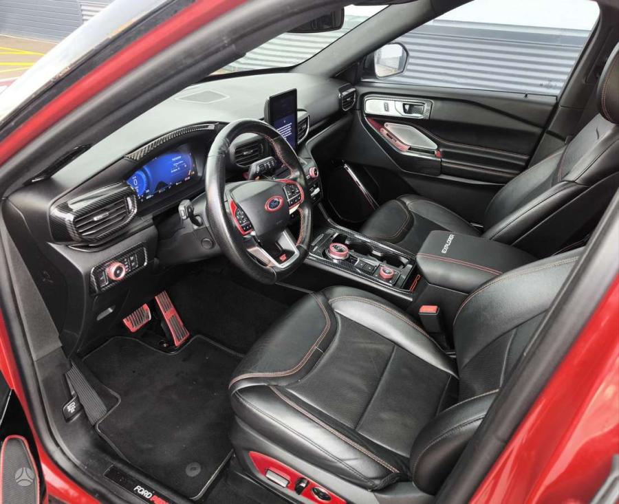 Red Ford Explorer 2020 in Siauliai, with an engine capacity of 2.96 L and mileage of 266 thousand km for 14500 €, photo 9 on AUTOMOTO.COM.LV