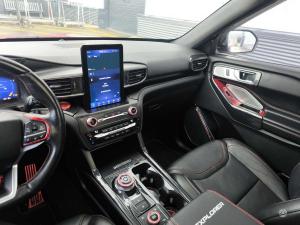 Red Ford Explorer 2020 in Siauliai, with an engine capacity of 2.96 L and mileage of 266 thousand km for 14500 €, photo 13 on AUTOMOTO.COM.LV