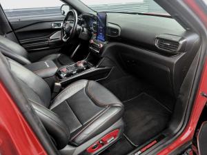 Red Ford Explorer 2020 in Siauliai, with an engine capacity of 2.96 L and mileage of 266 thousand km for 14500 €, photo 15 on AUTOMOTO.COM.LV