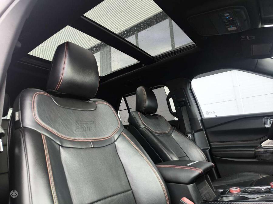 Red Ford Explorer 2020 in Siauliai, with an engine capacity of 2.96 L and mileage of 266 thousand km for 14500 €, photo 18 on AUTOMOTO.COM.LV