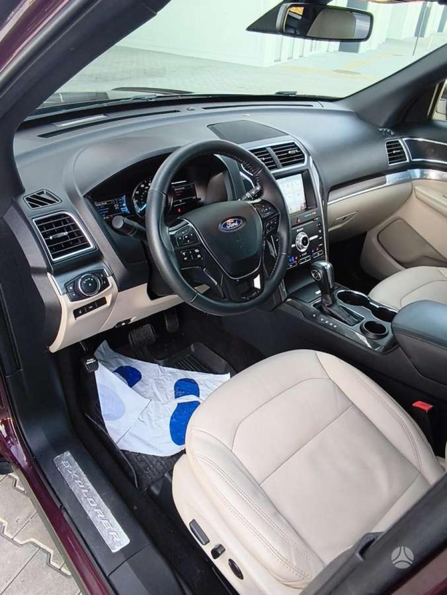 Violet Ford Explorer 2019 in Vilnius, with an engine capacity of 3.50 L and mileage of 71 thousand km for 22800 €, photo 29 on AUTOMOTO.COM.LV