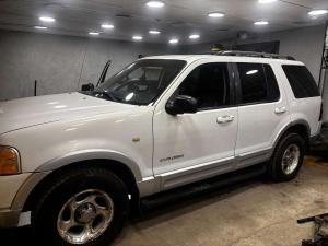 Balts Ford Explorer 2002 Kauņa, ar dzinēja tilpumu 4.00 L un nobraukumu 194 tūkst. km par 1800 €, foto 5 vietnē AUTOMOTO.COM.LV