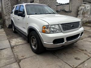 White Ford Explorer 2002 in Kaunas, with an engine capacity of 4.00 L and mileage of 194 thousand km for 600 €, photo  on AUTOMOTO.COM.LV