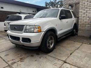 White Ford Explorer 2002 in Kaunas, with an engine capacity of 4.00 L and mileage of 194 thousand km for 600 €, photo 3 on AUTOMOTO.COM.LV