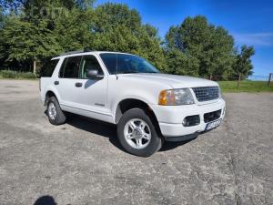Balts Ford Explorer 2005 Cēsis, ar dzinēja tilpumu 4.00 L un nobraukumu 299 tūkst. km par 5500 €, foto  vietnē AUTOMOTO.COM.LV