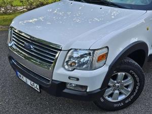 White Ford Explorer 2006 in Utena, with an engine capacity of 4.60 L and mileage of 350 thousand km for 4950 €, photo 3 on AUTOMOTO.COM.LV