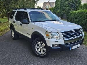 White Ford Explorer 2006 in Utena, with an engine capacity of 4.60 L and mileage of 350 thousand km for 4950 €, photo 4 on AUTOMOTO.COM.LV