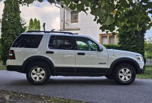 White Ford Explorer 2006 in Utena, with an engine capacity of 4.60 L and mileage of 350 thousand km for 4950 €, photo 9 on AUTOMOTO.COM.LV